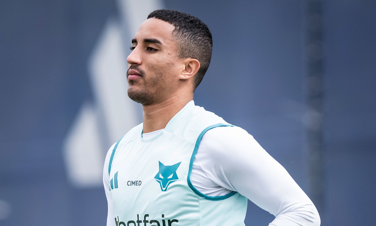 De olho no clássico, Cruzeiro se reapresenta com Christian e à espera ...