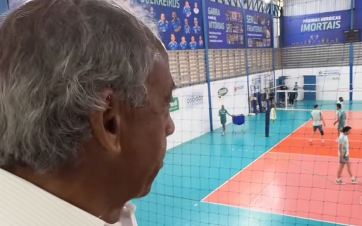 Dirceu Lopes surpreende, acompanha treino do Sada Cruzeiro e se ...